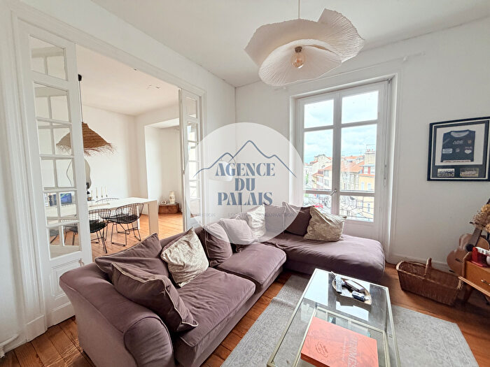 Pau, Centre-ville : Appartement 4 pièces à louer