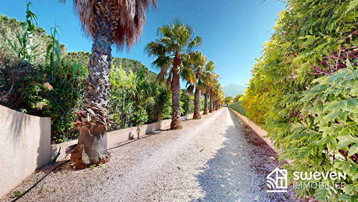 Maison à vendre - Saint-André - 10 pièces - 5 chambres