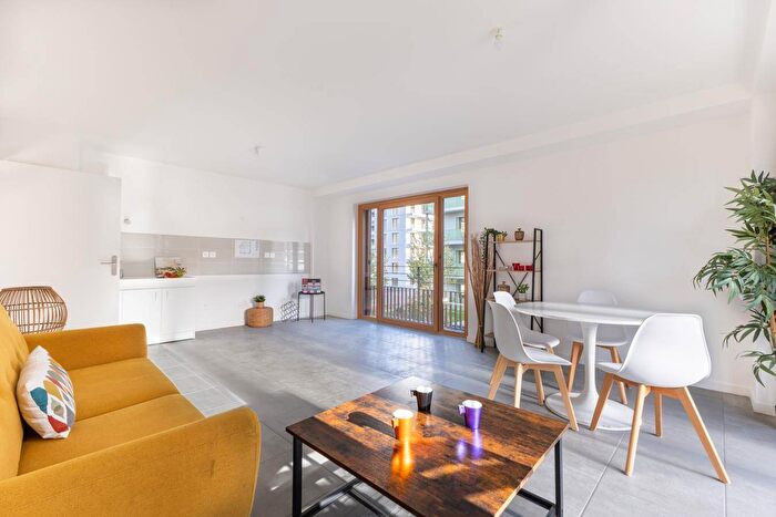 Appartement à louer - Vieux Saint Ouen, Saint-Ouen - 3 pièces - 2 chambres