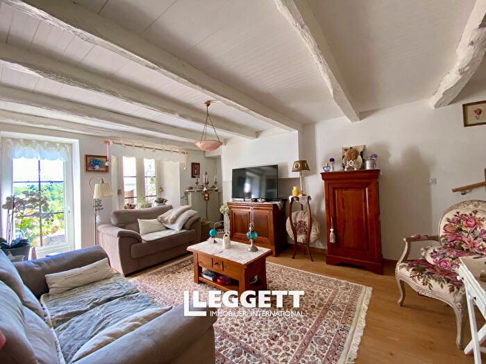 Maison à vendre - Rochechouart - 5 pièces - 4 chambres