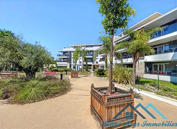 Appartement à vendre - Mougins, Le Haut, Bréguières - 3 pièces - 2 chambres