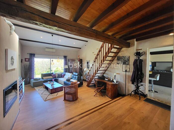 Maison à vendre - Aubiac - 5 pièces - 3 chambres