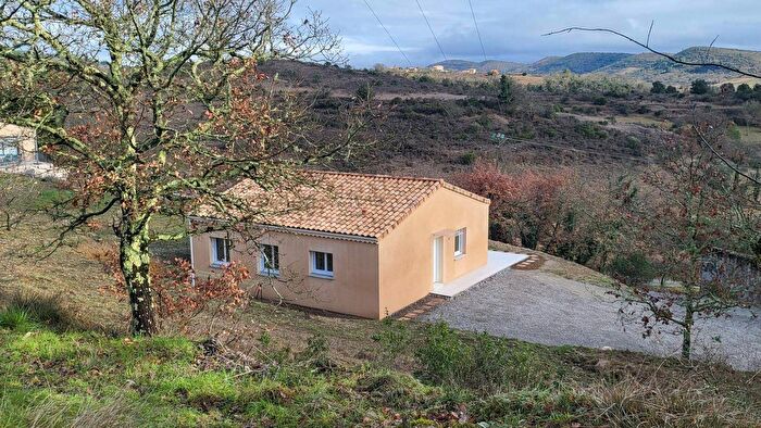 Maison à louer - Uzer - 4 pièces - 3 chambres