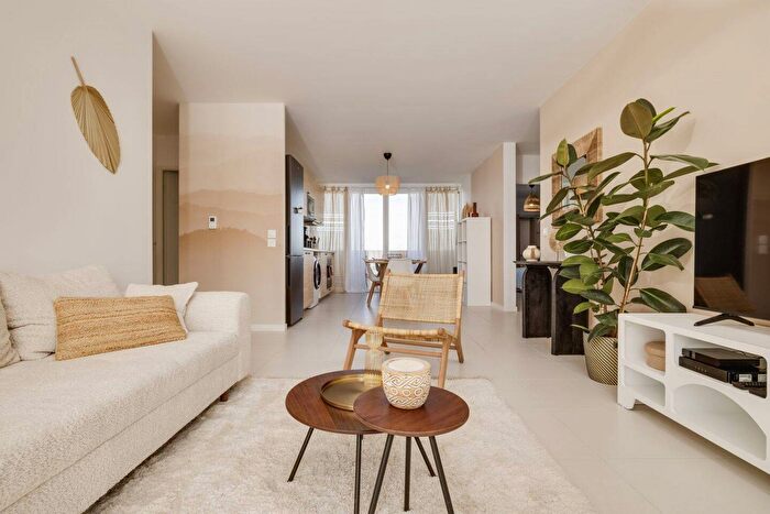 Appartement à louer - Bordeaux Sud - 5 pièces - 4 chambres