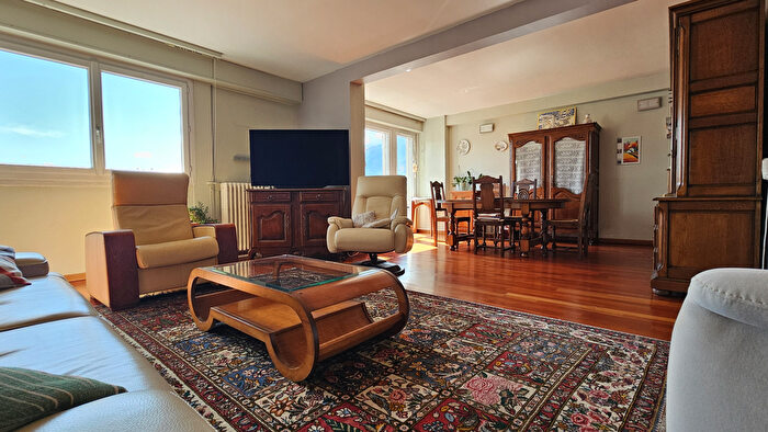 Appartement à vendre - Grenoble, Centre-ville - 5 pièces - 4 chambres