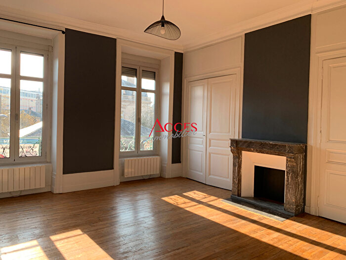 Appartement à vendre - Limoges, Centre-ville, Hôtel de Ville, Emailleurs - 4 pièces - 3 chambres
