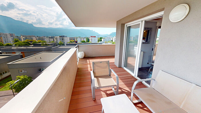 Appartement 4 pièces à vendre - Saint-Martin-dHères, Centre-ville