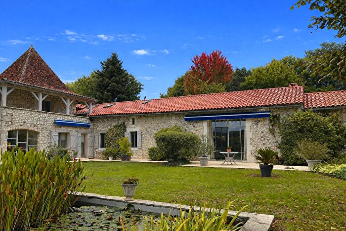 Maison à vendre - Trélissac - 8 pièces - 4 chambres