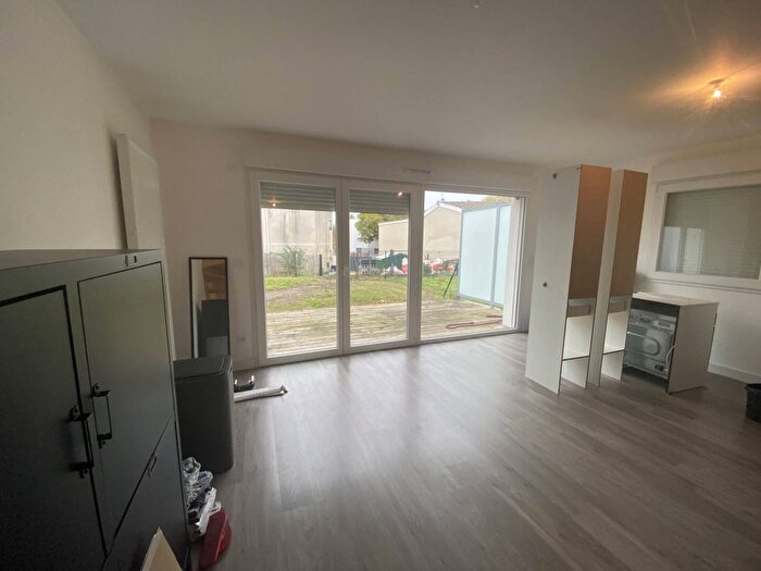 Appartement à louer - Bègles - 3 pièces - 2 chambres