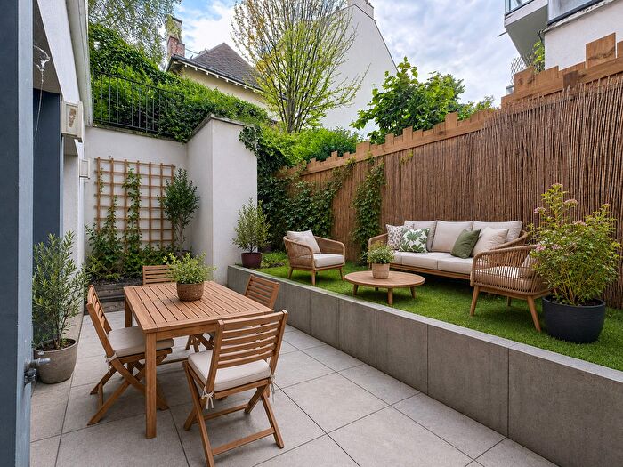 Issy-les-Moulineaux, Les Epinettes, Le Fort, Les Hauts dIssy - Appartement 2 pièces à vendre
