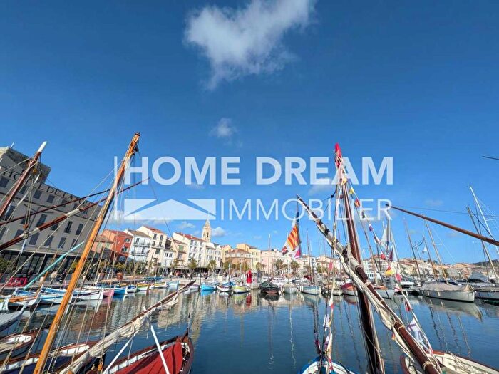 Sanary-sur-Mer, Centre-ville, Port : Appartement 4 pièces à vendre