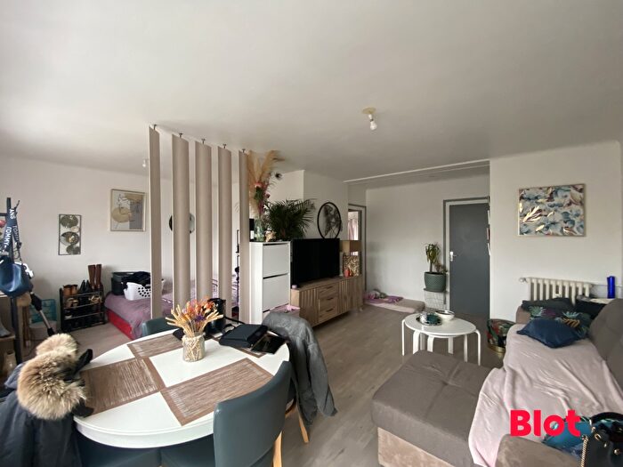 Appartement à louer - Vannes, Nord Est - 4 pièces - 3 chambres