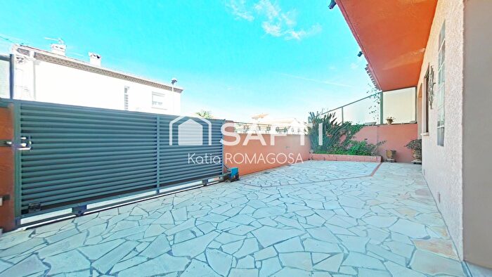 Maison à vendre - Saint-Cyprien, Village, Zone dActivité - 4 pièces - 2 chambres