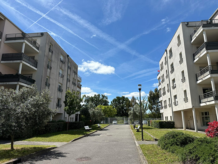 Maisons à vendre et appartements à louer - 1
