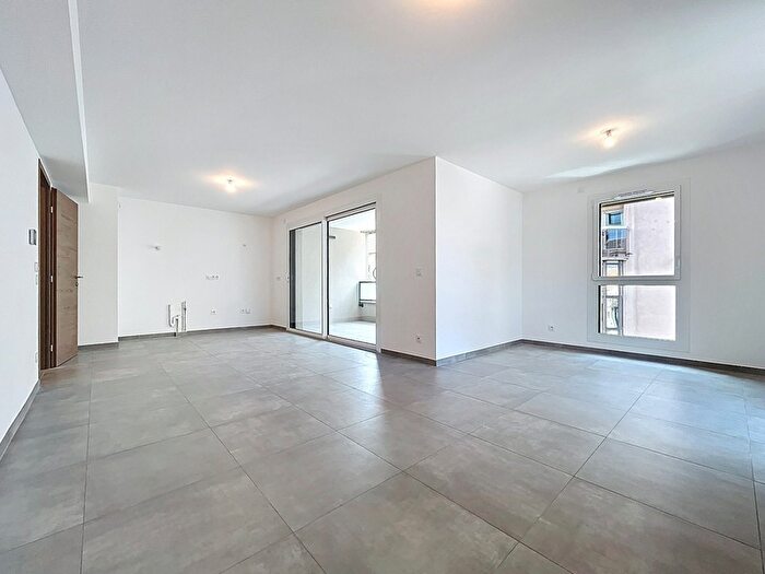 Appartement à vendre - Annemasse, Centre-ville - 3 pièces - 2 chambres