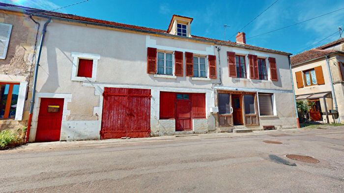 Brinon-sur-Beuvron : Maison 10 pièces à vendre