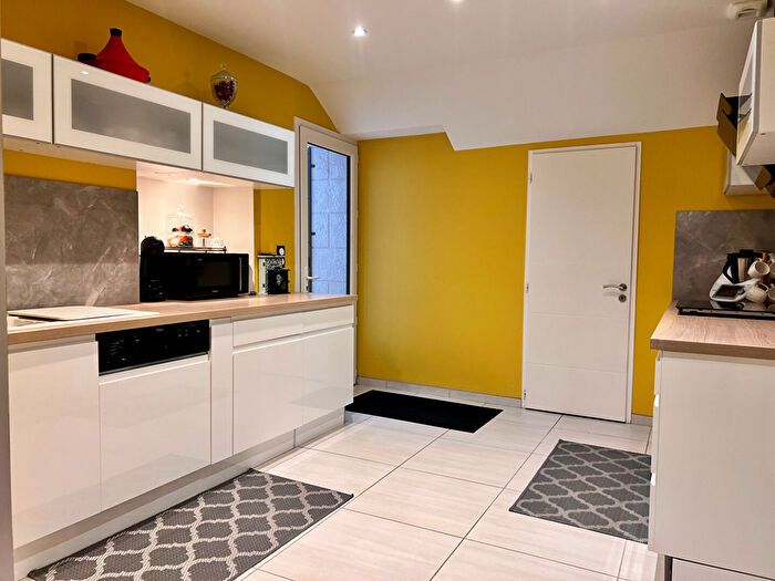 Maison à vendre - Saint-Éloi - 6 pièces - 4 chambres