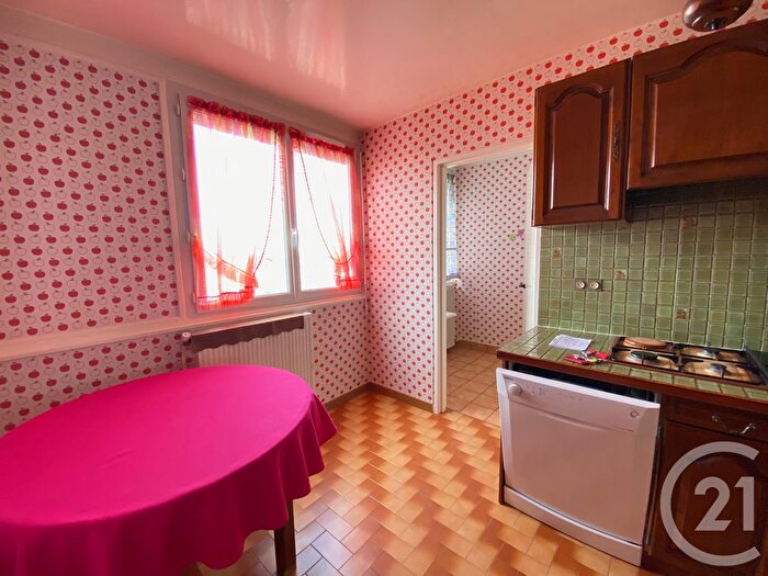 Appartement à louer - Saint-Étienne, La Métare, Le Portail Rouge, Fauriel, Villeboeuf - 4 pièces - 2 chambres