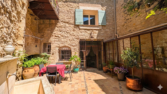 Maison 6 pièces à vendre à Cucuron