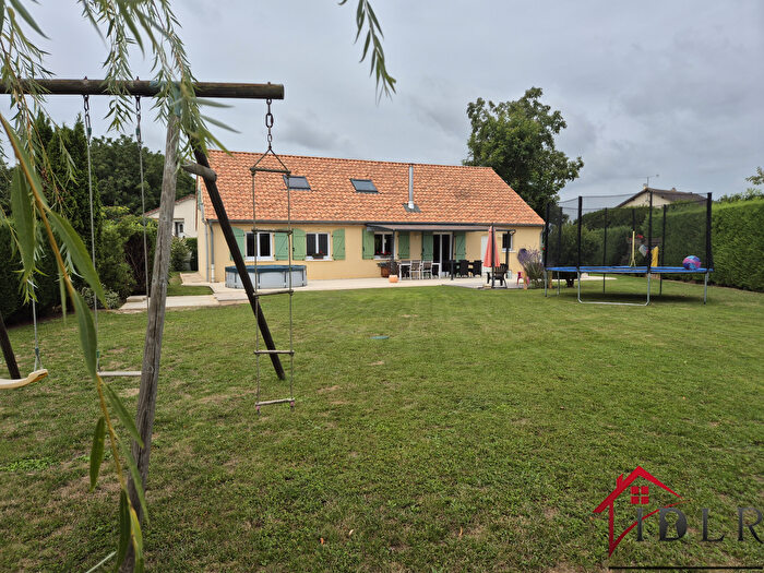 Maison à vendre - Vouillers - 7 pièces - 5 chambres