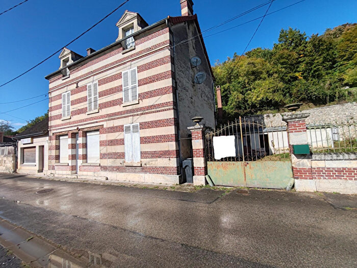 Maison à vendre - Bonneuil-en-Valois - 6 pièces - 5 chambres
