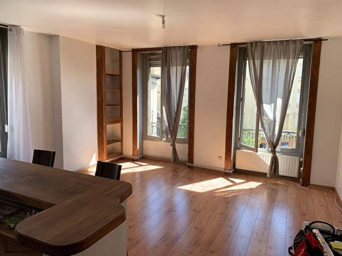 Hyper Centre-Vieille Ville, Saint-Étienne : Appartement 2 pièces à louer