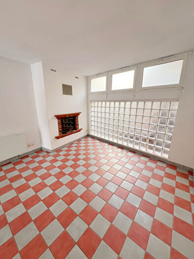 Maisons à vendre et appartements à louer - 1