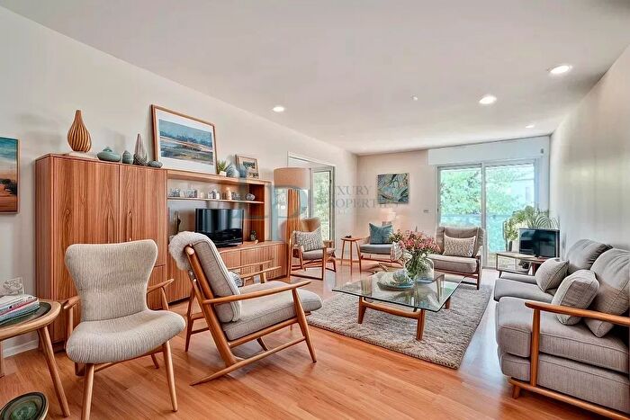 Appartement à vendre - Paris e , Auteuil-Nord, Jasmin, Mirabeau - 3 pièces - 2 chambres