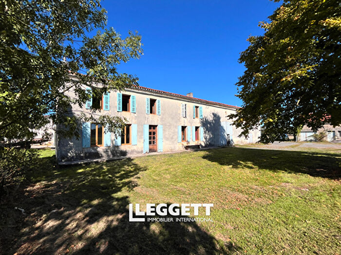 Maison à vendre - Baignes-Sainte-Radegonde - 5 pièces - 3 chambres