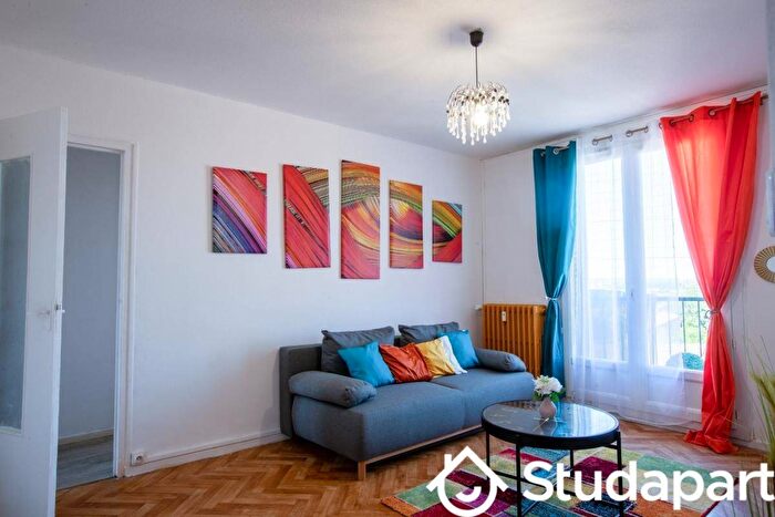 Appartement à louer - Montgacher-Cordeliers, Montluçon - 1 pièce - 2 chambres