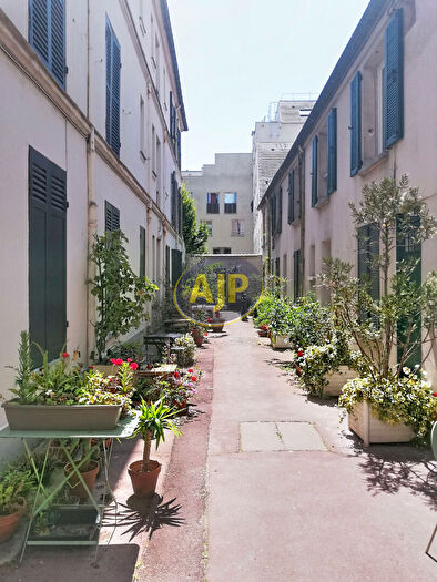 Appartement à vendre - Paris e , Violet, Commerce - 2 pièces - 1 chambre