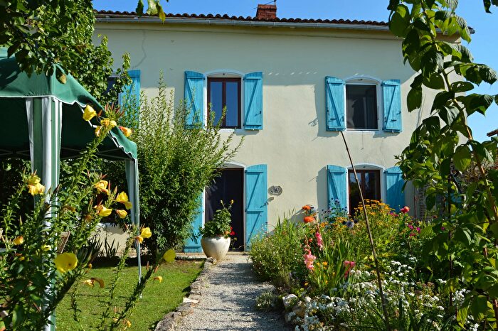 Maison 5 pièces à Montjean, à vendre