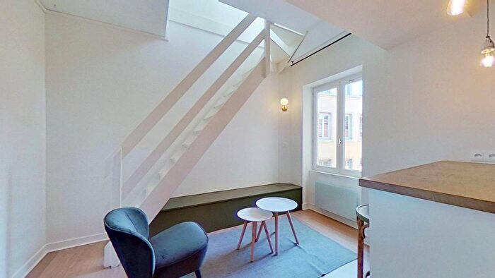 Appartement à louer - Pentes de la croix-rousse, Lyon er arrondissement - 2 pièces - 1 chambre