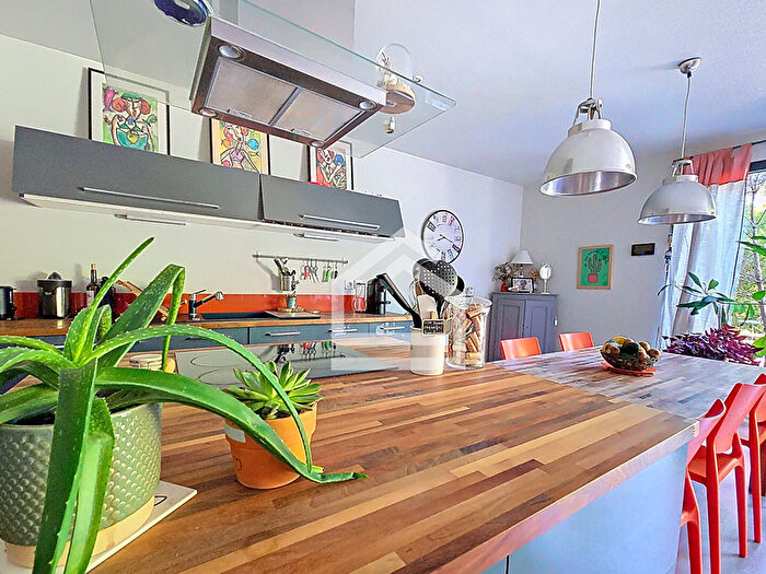 Maison à vendre - Mérignac - 6 pièces - 4 chambres