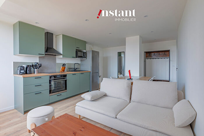 Appartement à louer - Bron, Rebufer - 5 pièces - 1 chambre