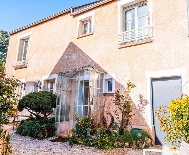 Maison à vendre - Montfort-lAmaury - 6 pièces - 4 chambres