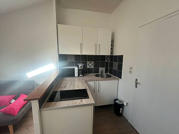 Appartement 1 pièce à Crêt de Roc, Saint-Étienne, à louer