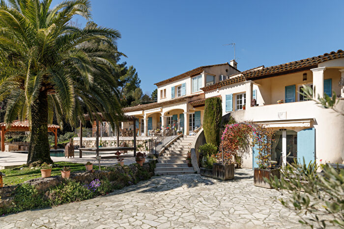 Maison à vendre - Le Rouret - 7 pièces - 6 chambres