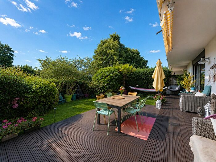 Saint-Germain-en-Laye, Hennemont : Appartement 5 pièces à vendre