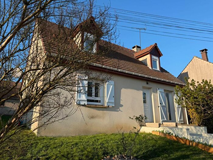 Maison à vendre - Jouy-le-Châtel - 5 pièces - 3 chambres
