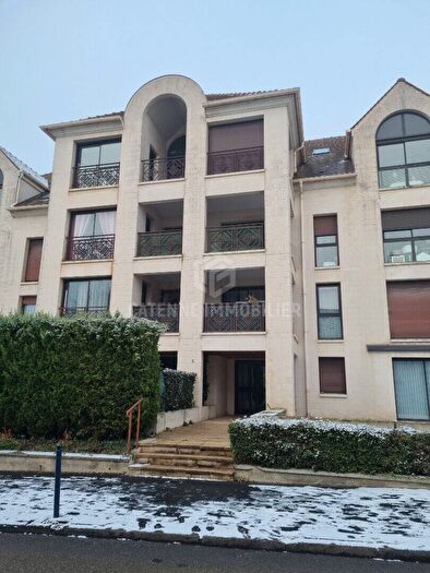 Appartement à louer - Centre Ville, Crépy-en-Valois - 1 pièce