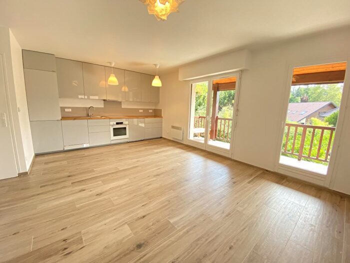 Menthon-Saint-Bernard : Appartement 3 pièces à louer