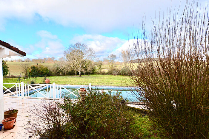 Maison à vendre - Montjoire - 6 pièces - 4 chambres