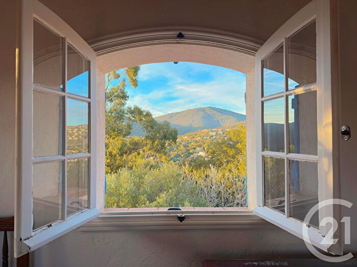 Maison à vendre - Sainte-Maxime, Saquèdes, Quilladou, Garonnette, Golfe - 8 pièces - 5 chambres