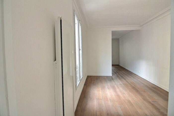 Paris 18ème, Grandes Carrières, Clichy : Appartement 2 pièces à vendre