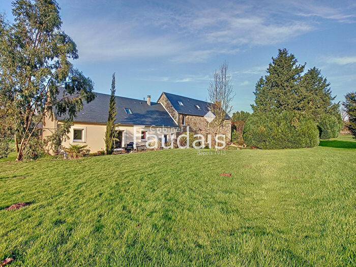 Maison à vendre - Villers-Bocage - 14 pièces - 8 chambres