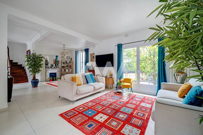 Maison à vendre - Issy-les-Moulineaux, Les Epinettes, Le Fort, Les Hauts dIssy - 5 pièces - 3 chambres