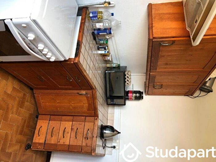 Appartement à louer - Montchat, Lyon ème arrondissement - 1 pièce - 3 chambres