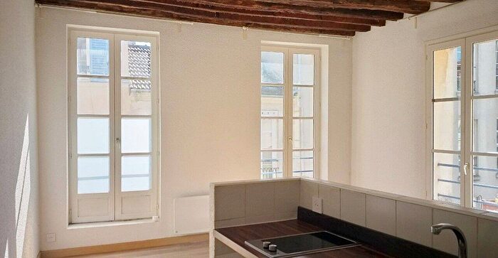 Appartement à louer - Saint Louis, Saint-Germain-en-Laye - 1 pièce