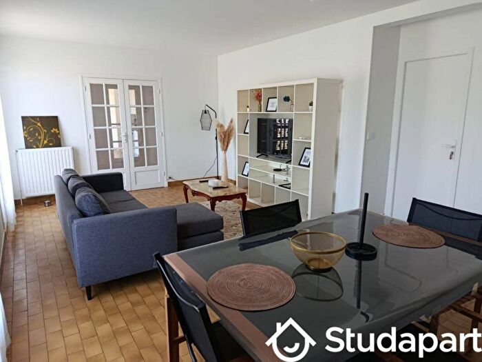 Appartement à louer - Toutifaut, Bergerac - 1 pièce - 4 chambres